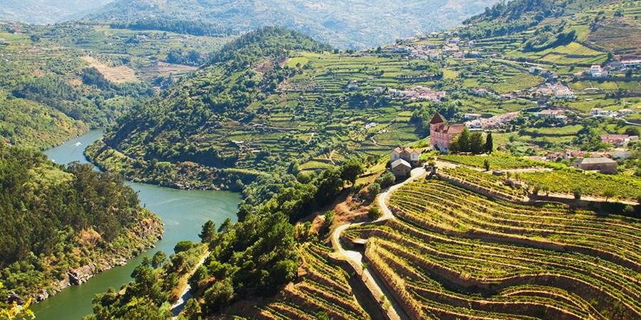 Alert: popular Portugal trips incl. flights from $699 - Travelzoo