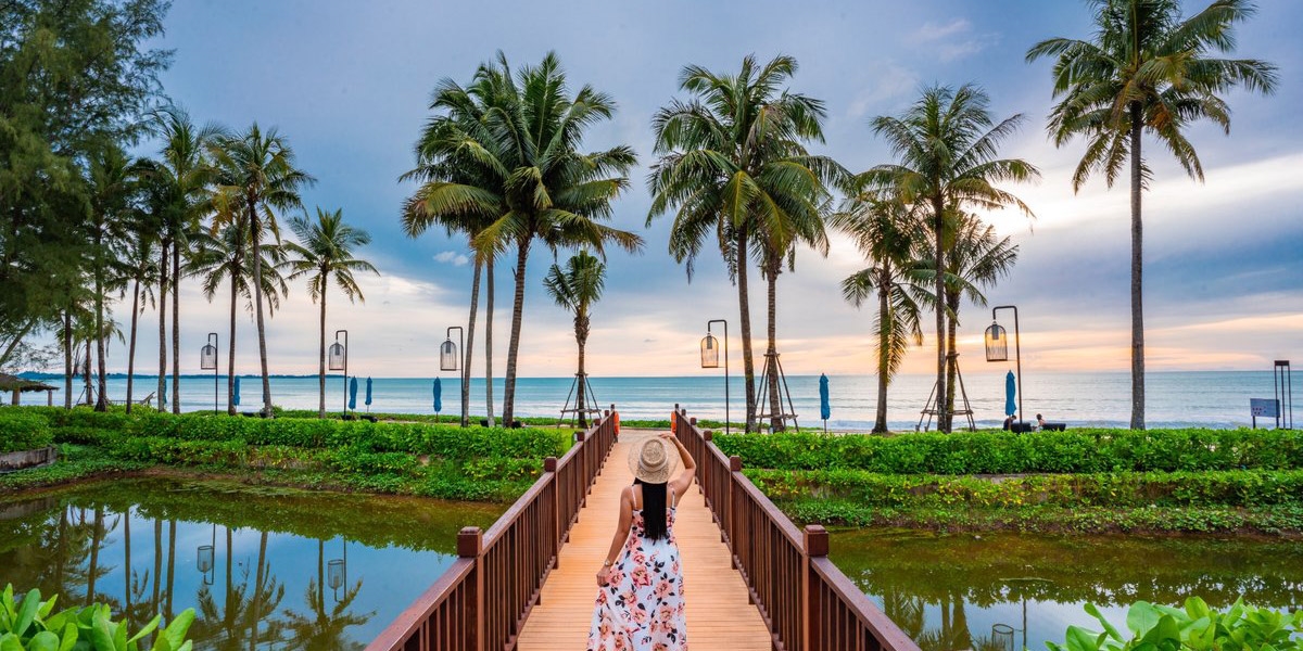 Travelzoo: Deals on Hotels, Flights, Vacations, Cruises & More